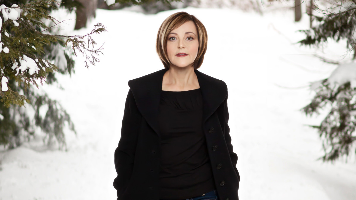 Promotional photograph of Heather Rankin.