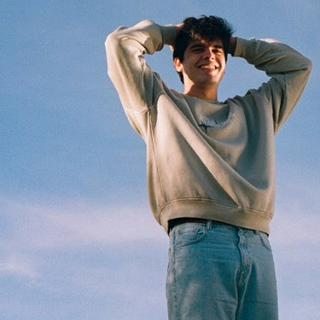 Iñigo Quintero presenta "Es sólo música"